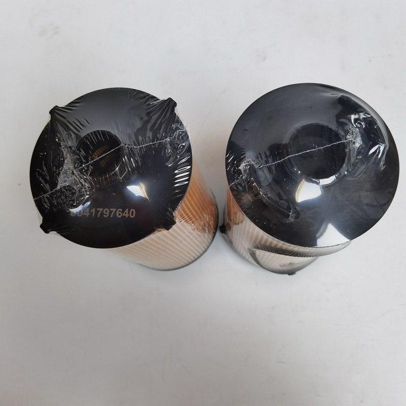 Lubricating Oil Filter 5041797640 SAIC 504272431 Hongyan Jieshi Oil ...